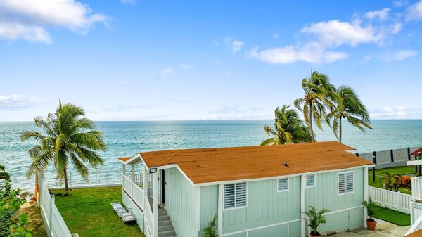 Daniela's Beachfront House - Aguada