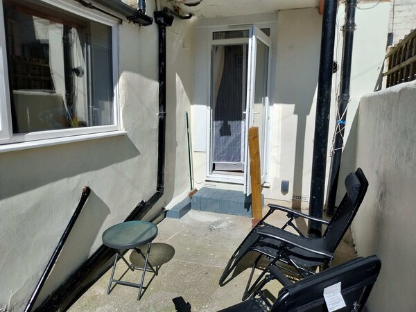 Ground Floor Flat, 170 Victoria Road - Scarborough