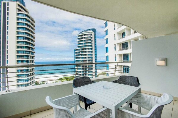 Luxury 1 Br  With Sea View  At Lagoon Drive Durban - Mount Edgecombe