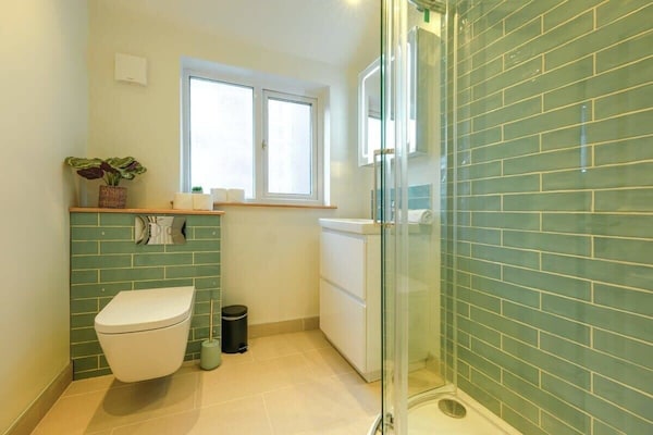 Raleigh 2 Bedroom Apartment With Parking - Bristol