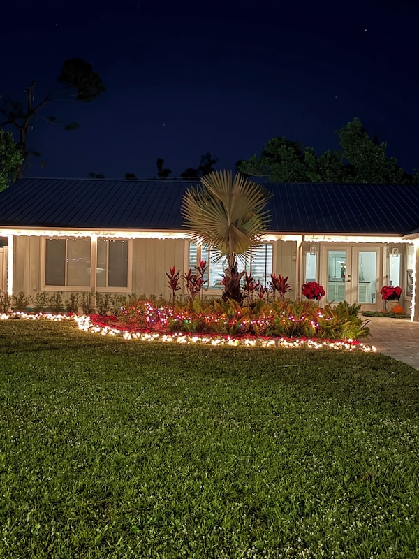 Sarasota Beach Home With Pool & Fire Pit - Manasota Beach - Venice, FL