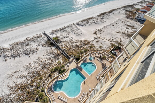 New 15th Floor Gulf View - Balcony - Pool - Hot Tub - Pensacola Beach, FL