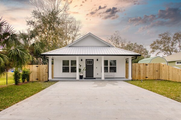 St Augustine Entire Home, King Bed, Pet Friendly, 3/2 - St. Augustine, FL