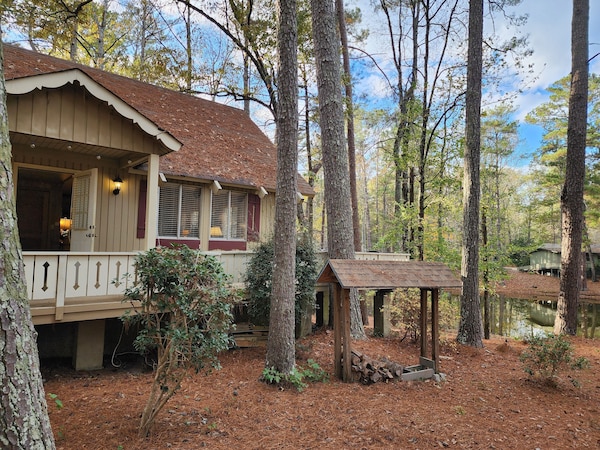 Beautiful Family Friendly 4 Bedroom Resort Chalet With Fireplace - Pine Mountain, GA