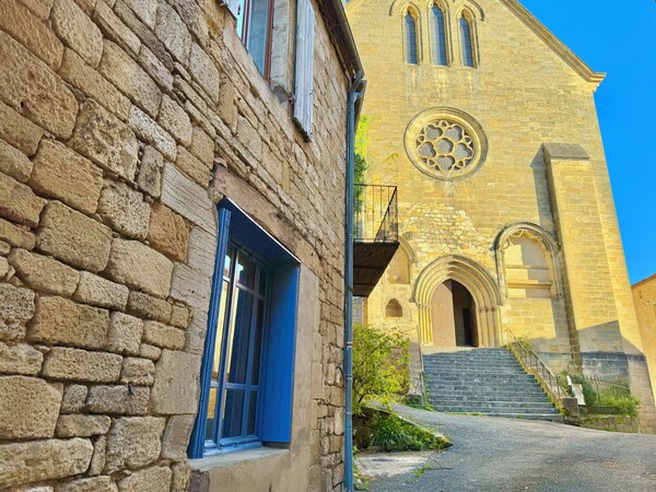 Town House In The Heart Of Saint-cyprien - Dordogne