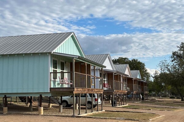 River View Double Queen Beds Cabin W/ Porch #20 - Kerrville, TX