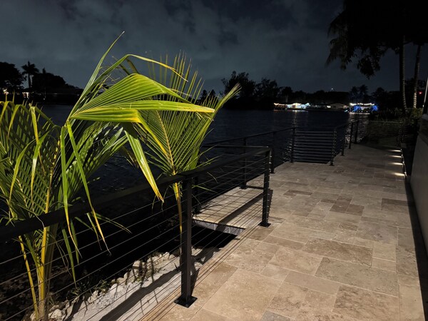 Lakefront 5-bedroom, 4 Bathroom Home In Tranquil Miami Lakes With Fitness Room. - Miramar, FL