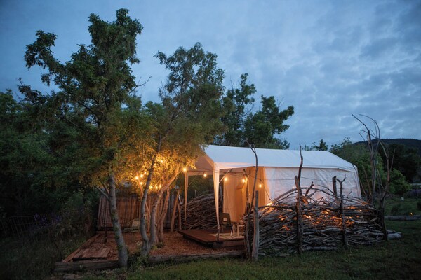 Serene Glamping: Nature & Retreat - Golden, CO