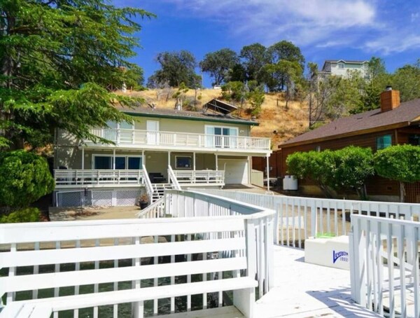 New! Serenity House (3-bedroom Villa) - Pets Allowed - Crimson Ridge, Kelseyville