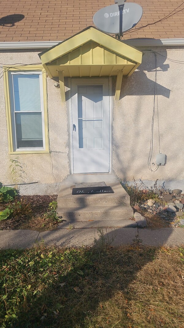 Tranquil Corporate Rental In Lovely Minneapolis With Wifi - Minneapolis, MN