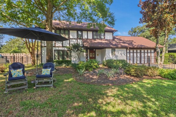 Lounge By The Pool Or Take A Short Walk To The Beach!!! - Pass Christian, MS