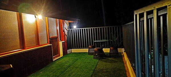 River View Family Room, A1 Suite-bar Chair, Ac, Kitchen, Wi-fi - Kodagu