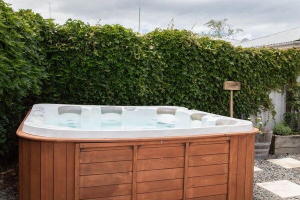 Mokoia Rising - Peaceful Lakeside Retreat - Rotorua