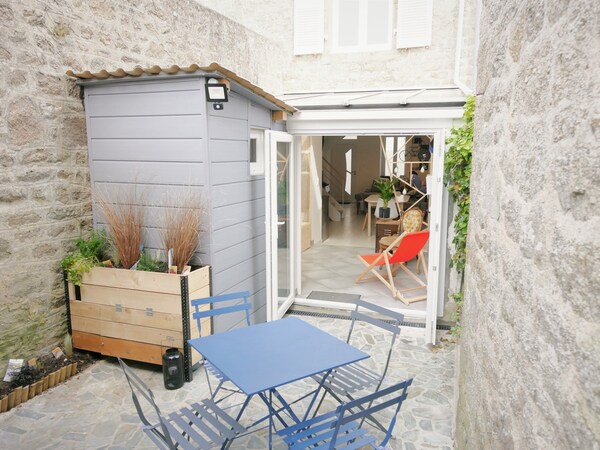 Héméra: House In The Heart Of Barfleur - Barfleur