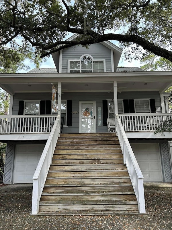Escape To The Tranquil Beauty Of Fripp Island To This Charming 3 Bedroom House. - Fripp Island, SC