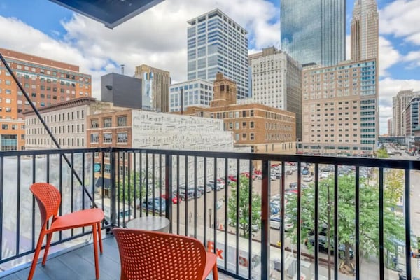 Cw | 2br 1b | Sky Lounge | Rooftop Pool | Gym | U - Maple Grove, MN