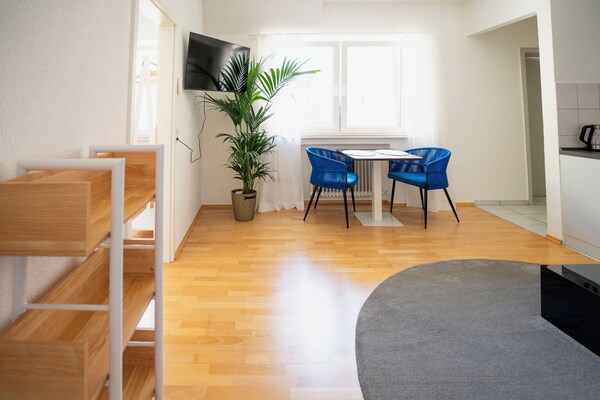 Blue Whale, Stylish Apartment, Living Room, Bedroom, Bathroom, Kitchen, Central In Ulm - Ulm