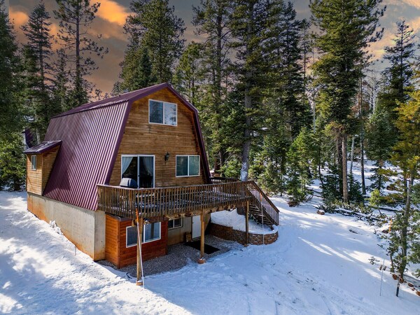 Relaxing Retreat In Duck Creek, Lots Of Exciting Adventures Inside And Out - Zion National Park