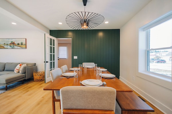 Comfort At The Commons In Amish Country | 5 Bedroom Right By A Coffee Shop - Fredericksburg, OH