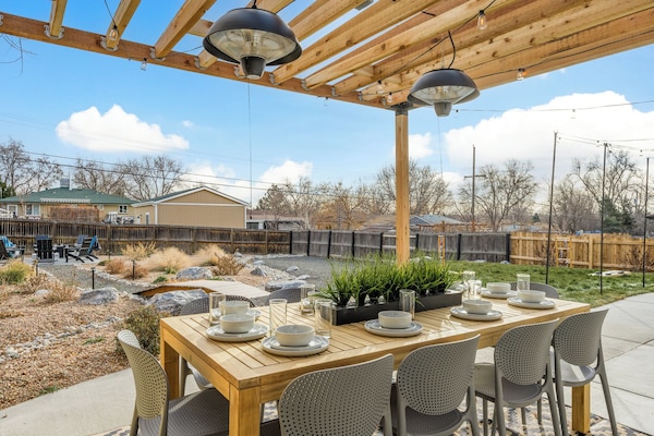 Lux 6br Retreat / Sleeps 14 / Large Backyard / Hottub & Firepit / 15 Mins To Den - Golden, CO