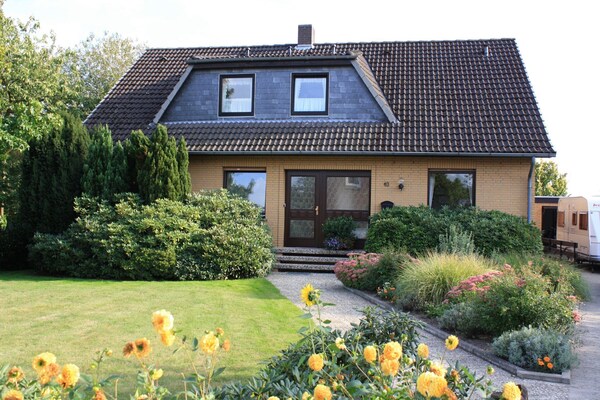 Ferienwohnung 'Katzan' Mit Gemeinsamer Terrasse, Gemeinschaftsgarten Und Wi-fi - Uelzen