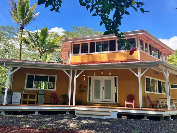 Jungle Oasis - Large 3-bedroom Post & Beam Farmhouse On 20 Acres Of Privacy - Hilo, HI