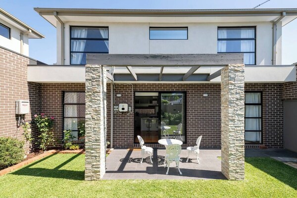 Entire Townhouse - Forest Hill