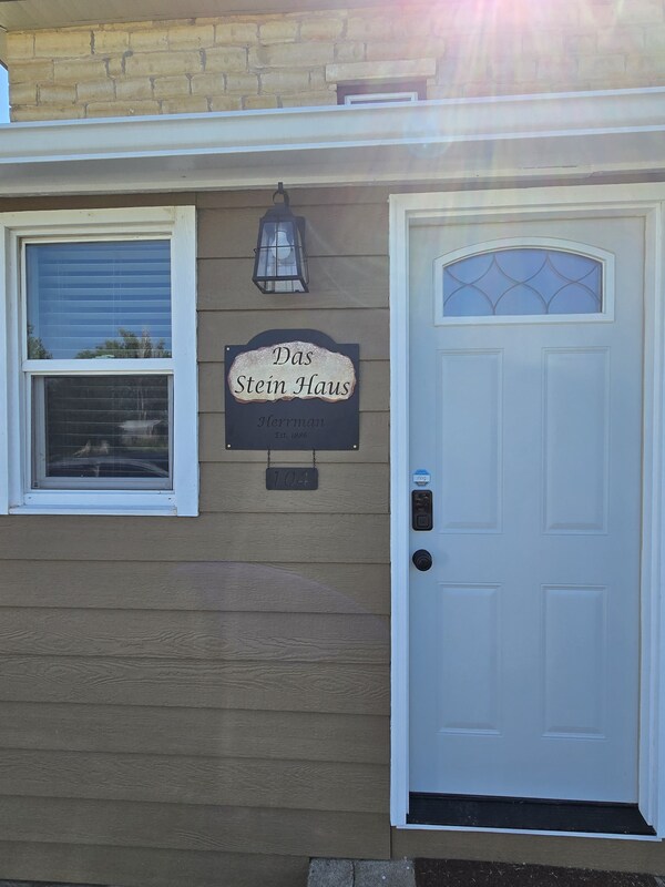 Das Stein Haus! Charming 2-bedroom Limestone House In Liebenthal, Kansas. - Kansas