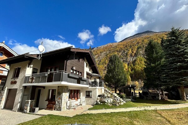 Chalet With 2 Apartments Surrounded By Meadows. - Saas-Grund