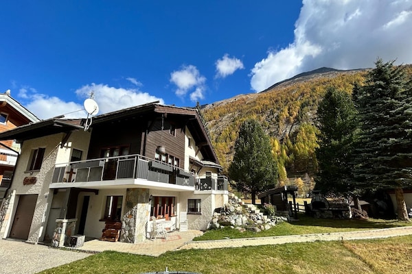 Chalet With 2 Apartments Surrounded By Meadows. - Saas-Grund