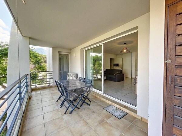 Apartment In A Residence With Swimming Pool - Calvi