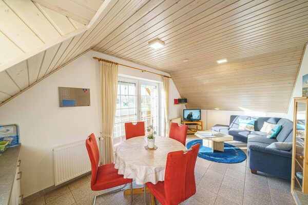Erholsamer Urlaub Im Dachgeschoss: Moderne Ferienwohnung Für Die Ganze Familie! - Otterndorf