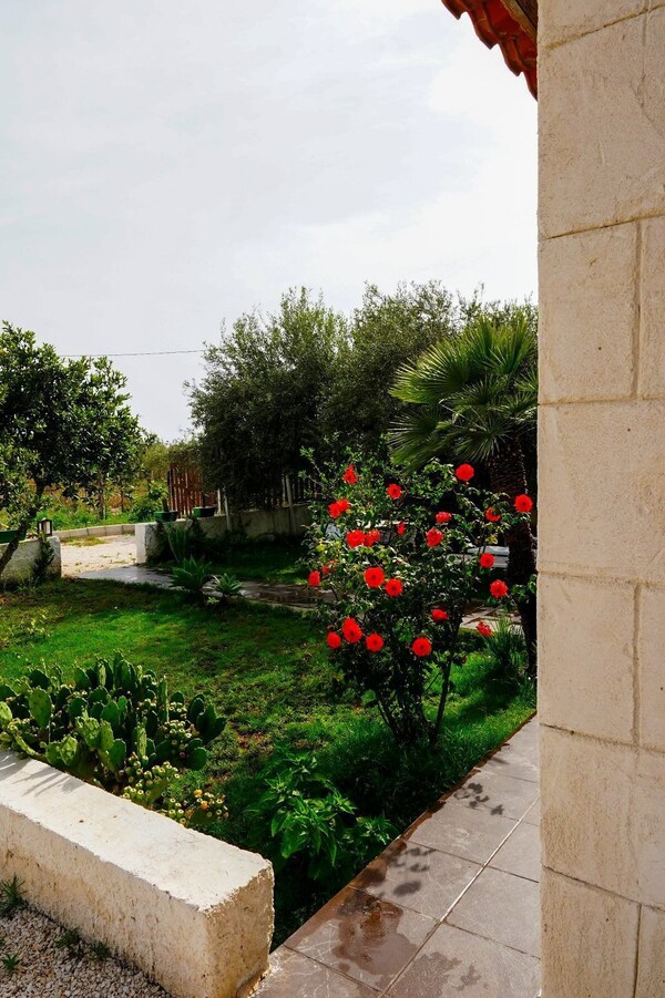 Villa Cirica, Only 350m From The Beach With A Sea View. - Pozzallo