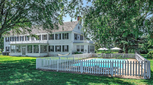 Historic Riverfront Farm 700 Acres,  Pool, Private Lakes, Dock - Chesapeake Bay