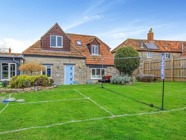 Somerset, Detached Cottage, Large Enclosed Garden, Hot Tub, Pet Friendly! - Glastonbury