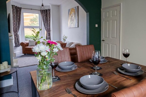 Charming Coastal Retreat | Spacious And Peaceful - Cleethorpes