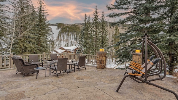 Large Ski-in/out Retreat + Lap Pool | Founders Lodge - Avon, CO