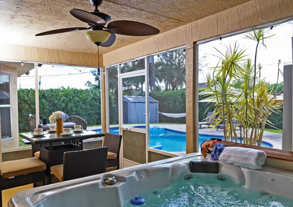 Heated Salt Pool & Jacuzzi South Florida Home - Port St. Lucie, FL