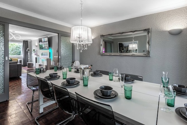 City Home With Parking And Garden- Pet Friendly - Chester, UK