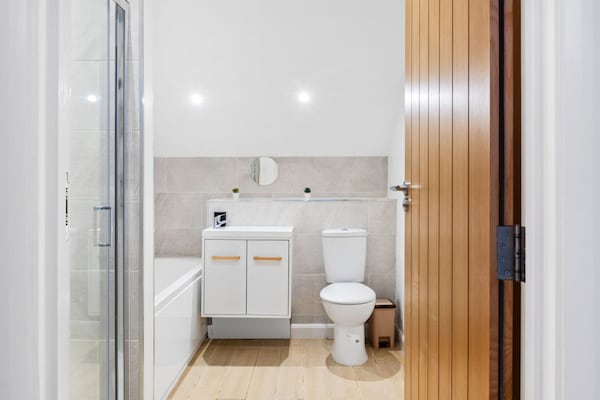 Stunning Apartment | Great Location | Free Parking - Leicestershire