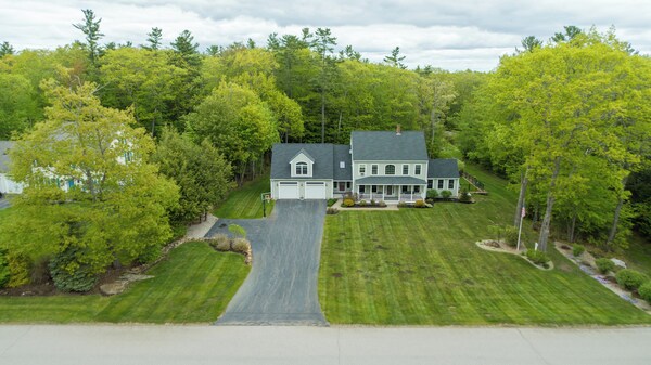 Stunning 5br Home W/ Pool, Beautiful Yard, Near Beach, Sleeps 816 Comfortably - Wells, ME