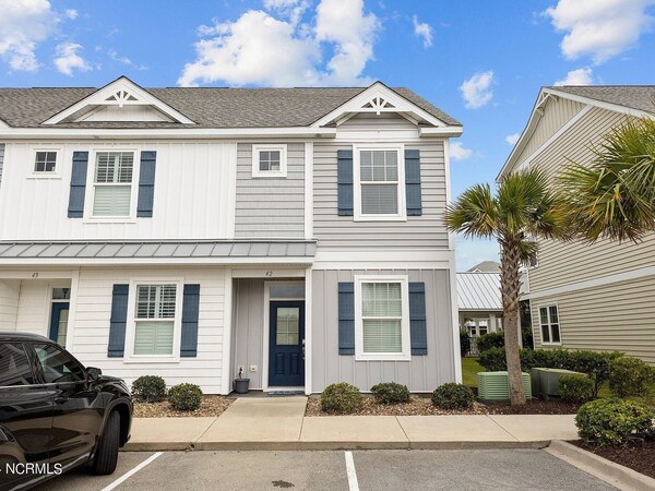 Seaside Villa W/ Elevator 3bedroom~5beds~sleeps 8 - North Carolina Aquarium at Pine Knoll Shores, Pine Knoll Shores