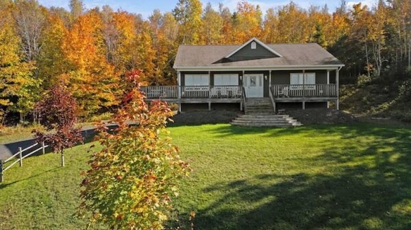 Hilltop Hideaway - New Glasgow