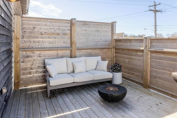 The Port Loft: Harbourview Charm - Yarmouth