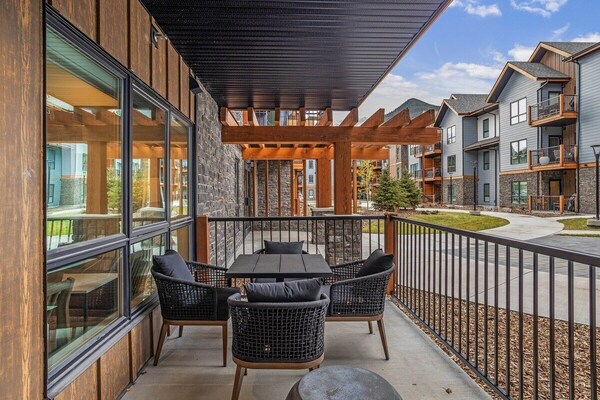 3 Bed/2 Bath Sparrowhawk Resort 1st Floor-sleeps 8 - Alberta