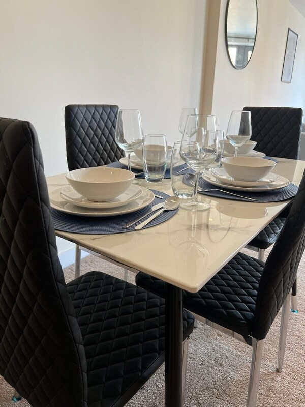 Premium City Apartment With Free Parking! - Birmingham