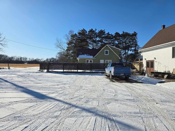 Re-modeled Church In Hager City, Wi. A Charming 3-bedroom, 1.5-bathroom Retreat - Red Wing, MN