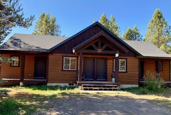 King Room At Ponds Lodge Cabin 31 Unit 3 - Island Park, ID
