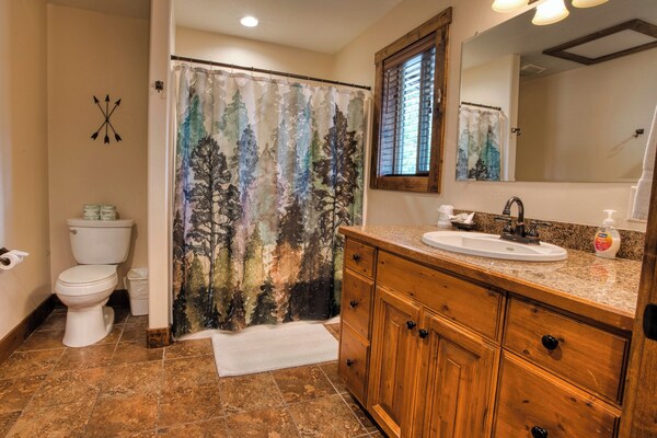 Queen Suite At Ponds Lodge Cabin 31 Unit 4 - Island Park, ID