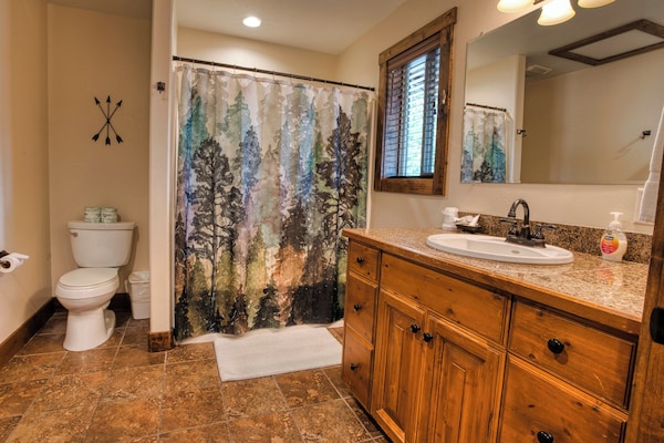 Queen Suite At Ponds Lodge Cabin 31 Unit 4 - Island Park, ID